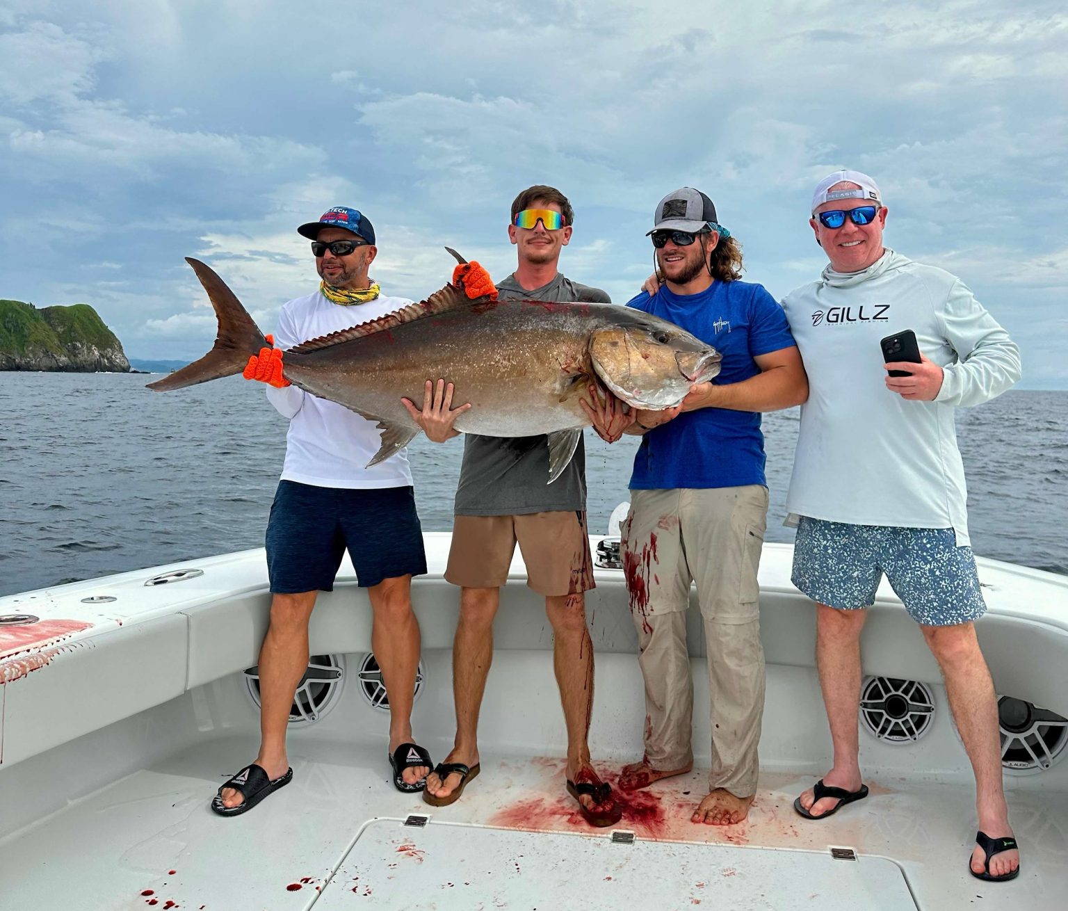 Tuna Fishing: Tips, Tricks, and Techniques: A Prize at Sea